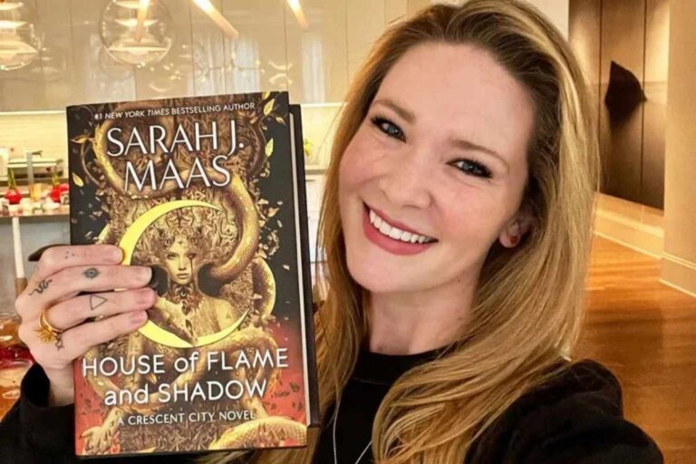 Sarah J Maas: Bestselling Author Biography